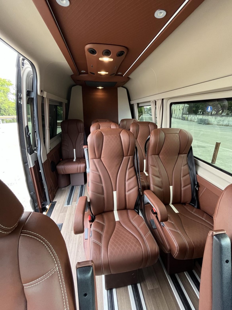 Minivan Mercedes Sprinter VIP 8 places